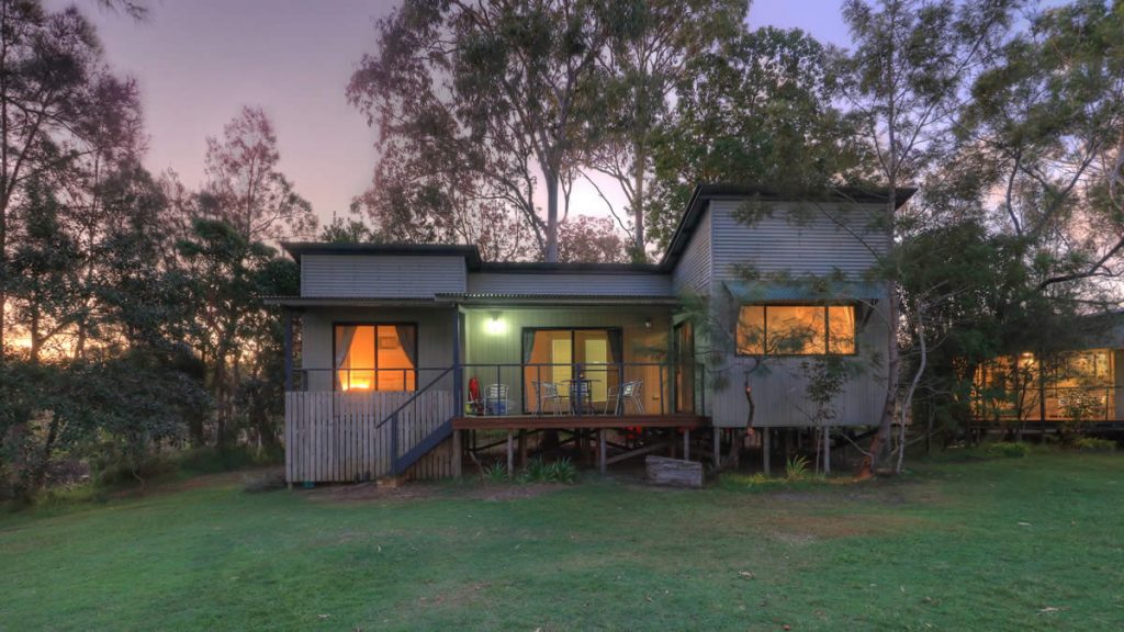 Deluxe Riverfront Lodge - Wooli River Lodges